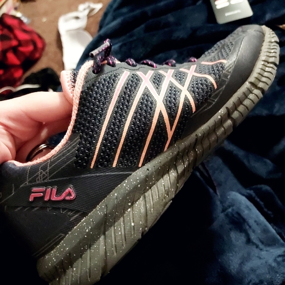 Fila | Shoes | Fila Sneakers Like New | Poshmark